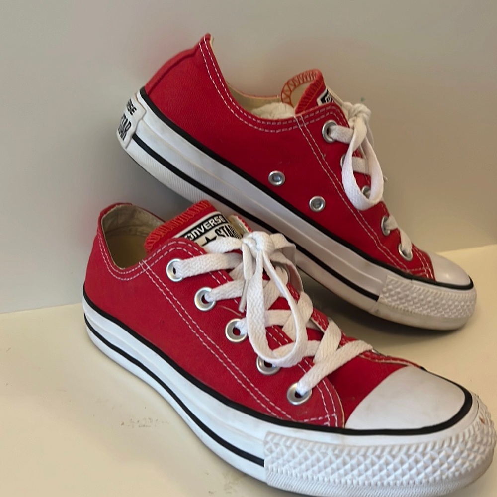 Red Converse All Star Chuck Taylor Size Size 5 - Gem